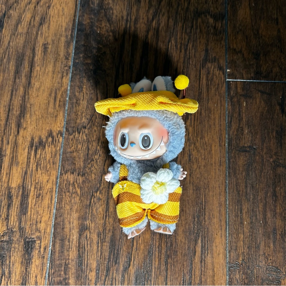 Labubu Bee Outfit - Gem